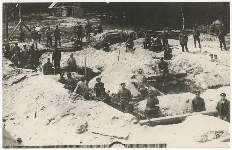 Eesti soomusronglaste raudteekaitse kaevikud Põhja - Ajapaik