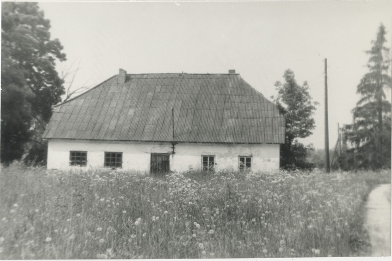 Arvatavasti mõne mõisa abihoone - Ajapaik