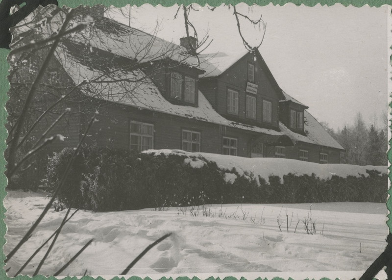 Talvine vaade Samliku koolimajale - Ajapaik