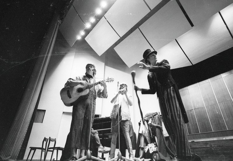 Alexandre Dumas-Osvald Tooming „Musketäriana“. Van - Ajapaik