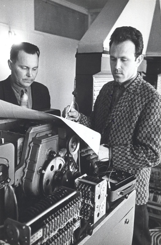 Tehase Ilmarine tootmisosakonna juhataja Einer – Juhani, O. - Ajapaik