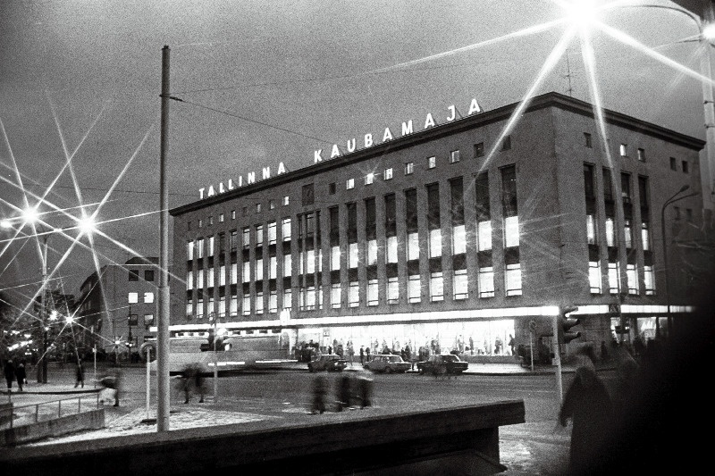 Vaade Tallinna Kaubamajale. – M. Hiis - Ajapaik
