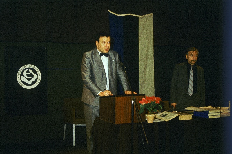 Eesti Akadeemilise Sõjaajaloo Seltsi ja – Tiikmaa, Raivo - Ajapaik