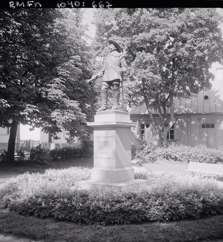 Tartu, Gustav II Adolfi monument – Carl Sarap - Ajapaik