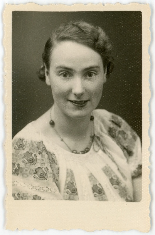 Bodil-Olga Klompus. Passitaotluse foto - Ajapaik