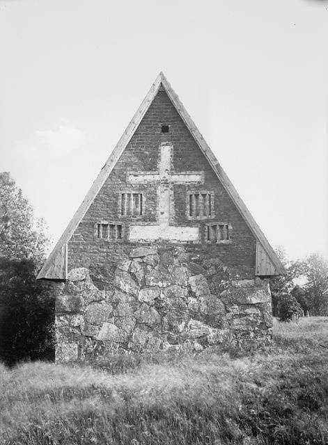 Akaan kirkon vanha sakasti – [u'Rinne Juhani, kuvaaja'] - Ajapaik