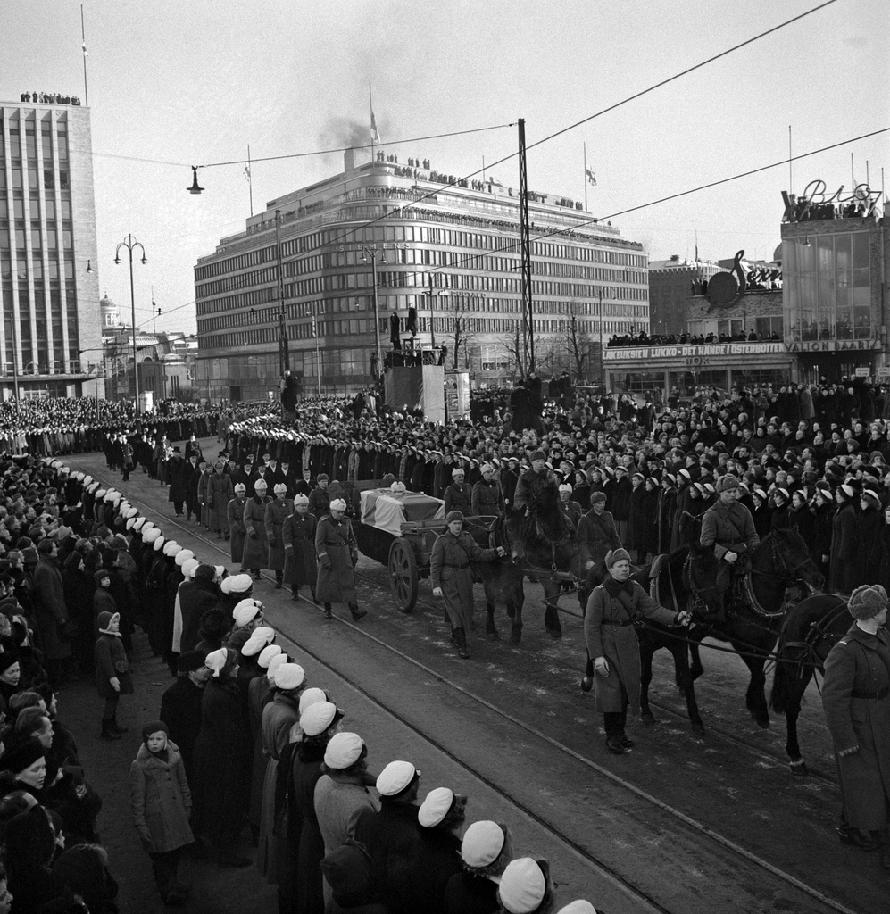 Marsalkka C. G. E. Mannerheimin – Valok. Kolmio, valokuvaaja - Ajapaik