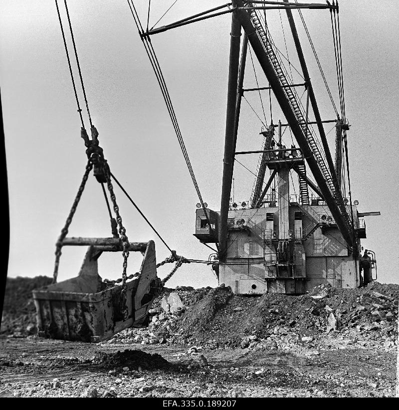 Viivikonna karjääri sammuv ekskavaator. – Gunnar Loss - Ajapaik