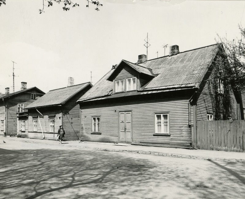 Pelgulinn: elamud Õle 4 ja - Ajapaik