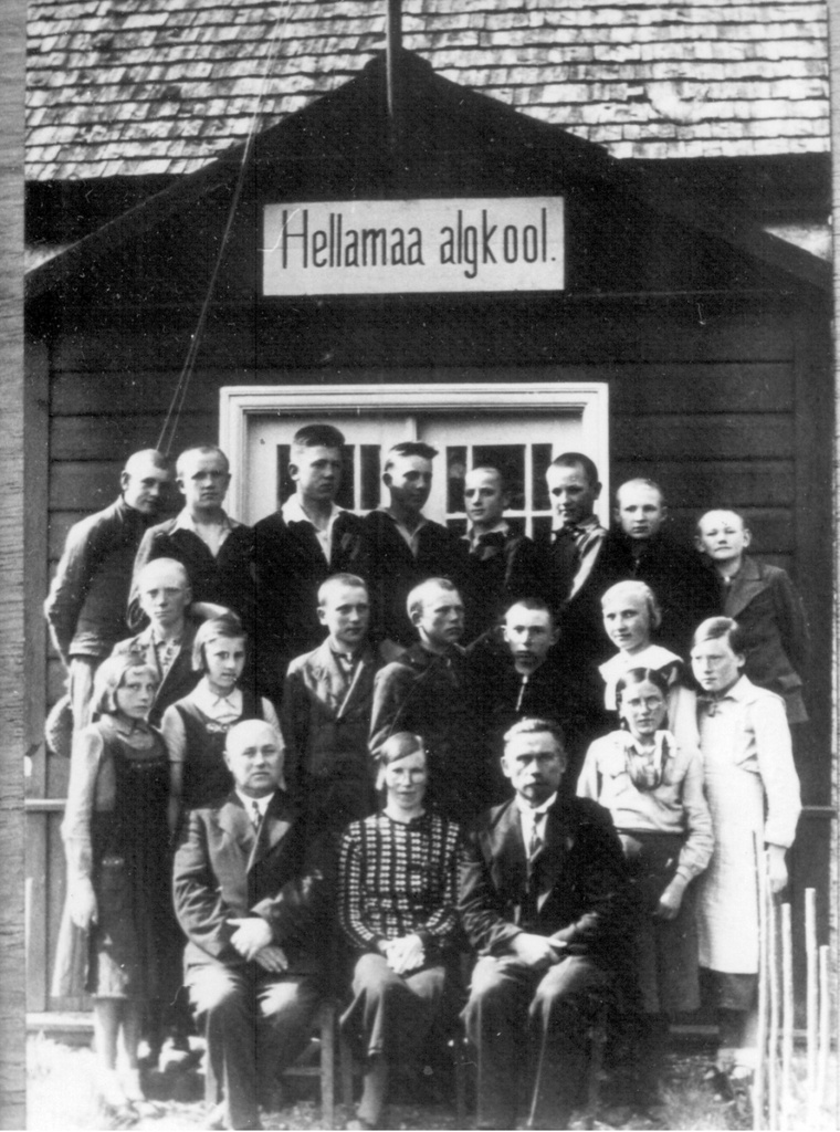 Hellamaa algkooli klassipilt - Ajapaik