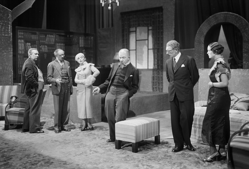 foto, Parikas, Salongis ja kongis, – J. & P. Parikas - Ajapaik