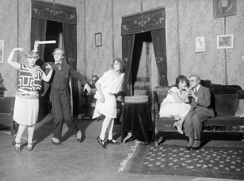 Kikerpilli linnapead, Estonia, 1926, osades – J. & P. Parikas - Ajapaik