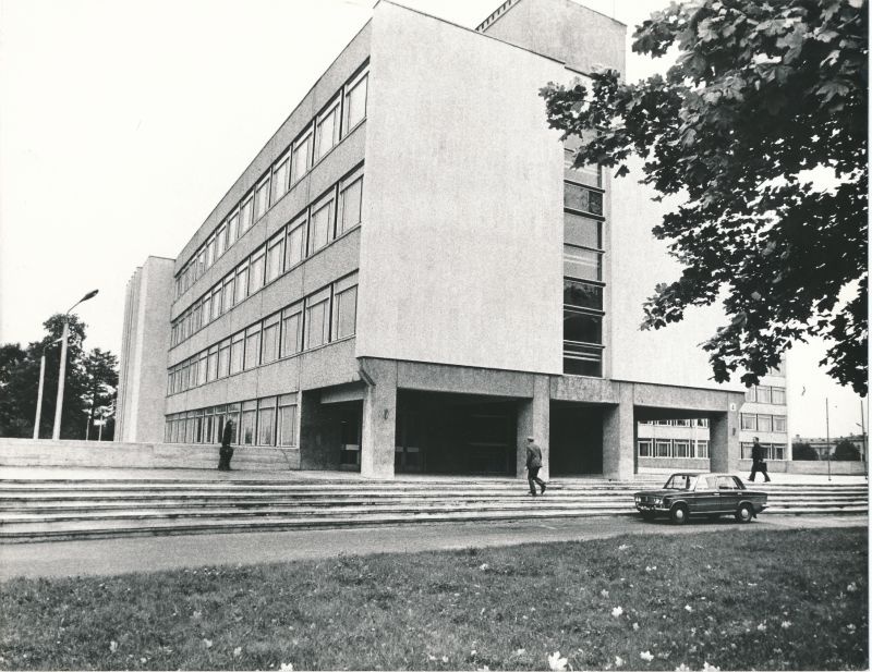 Photo. New Physics Building at - Ajapaik
