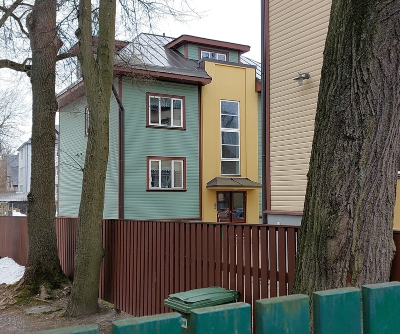 Pelgulinn: Ristiku 21/2 hoovimaja – Ann Tenno - Ajapaik