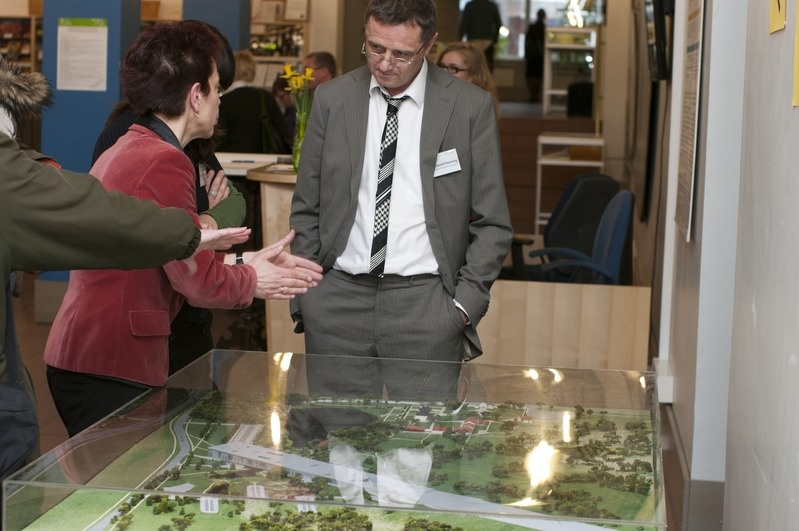 ERMi direktor Krista Aru tutvustab – Nele Tammeaid - Ajapaik