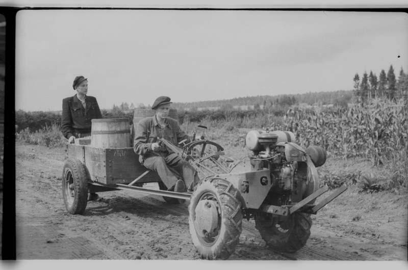 Kaks meest aiatraktoriga vaate vedamas – Leopold Matt - Ajapaik