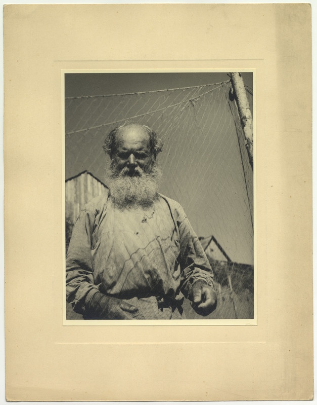 Habemega kalur paadi juures, taustal – Carl Sarap - Ajapaik