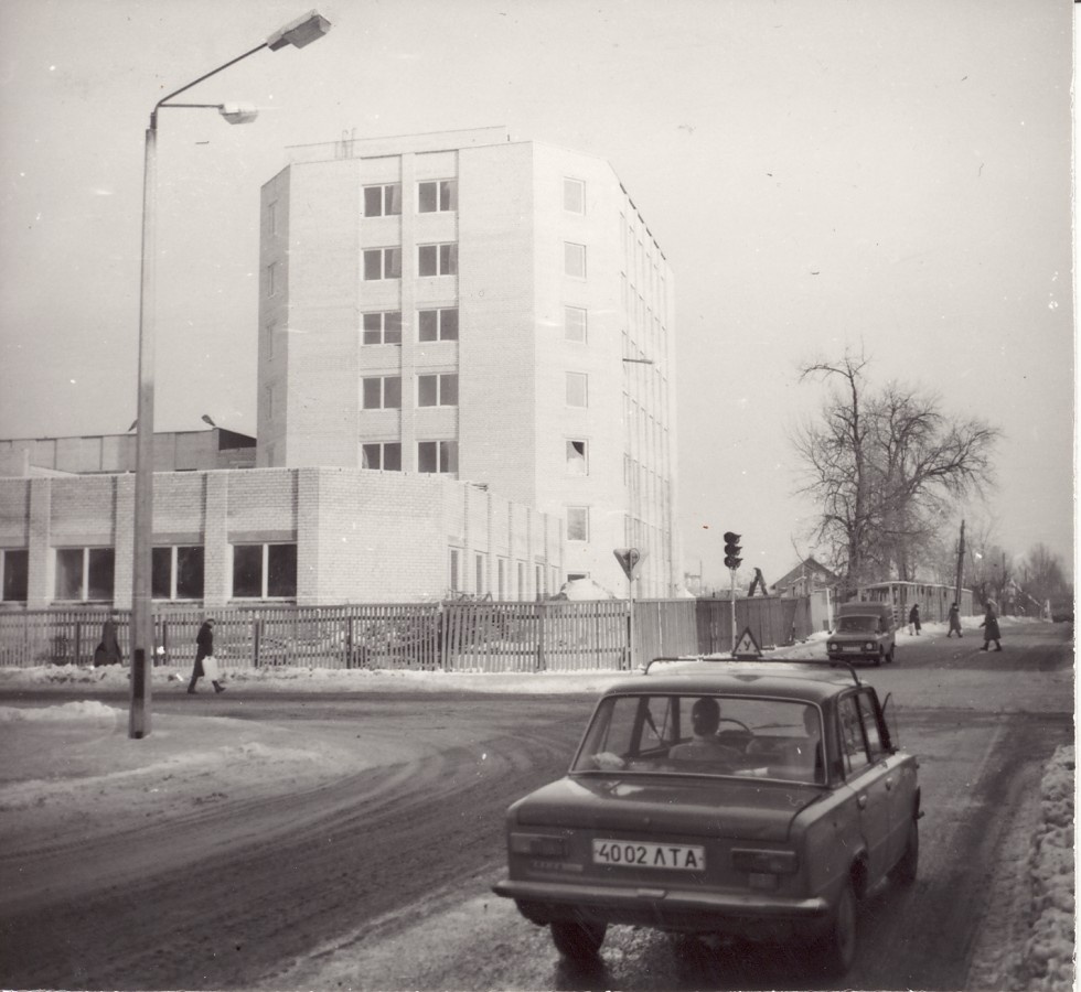 Vaade Valga Mööblivabriku valmivale olmehoonele - Ajapaik