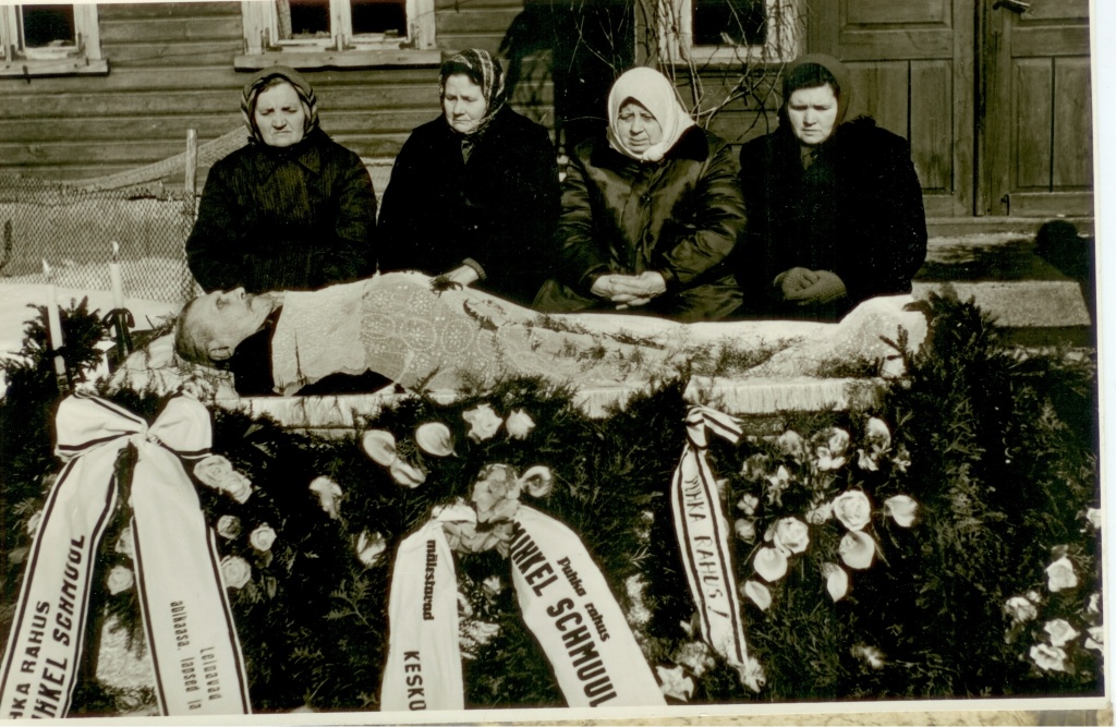 Mihkel Schmuuli matused (Tõnise talu) - Ajapaik