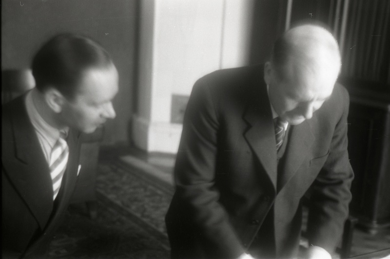 Jurist Talvik (vasakul) ja rektor – Elmar Kald - Ajapaik