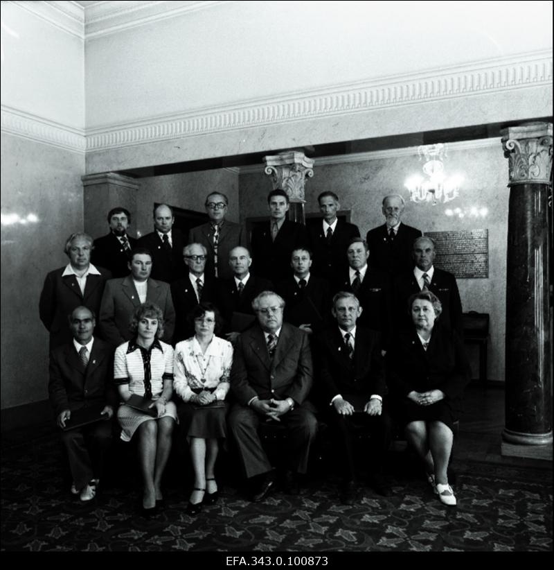 Eesti NSV Ülemnõukogu Presiidiumis autasustatud – P. Koppel - Ajapaik