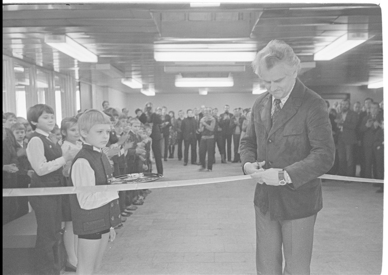 Haljala 8-kl. Kooli spordihoone pidulik – Enno Kapstas - Ajapaik