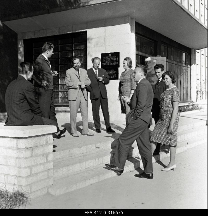 Grupp Televisiooni tegelasi ja saatest – Valdur-Peeter Vahi - Ajapaik