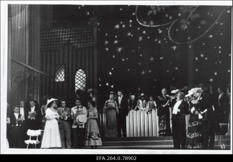 Stseen H. Kawani operetist "Sensatsioon - Ajapaik